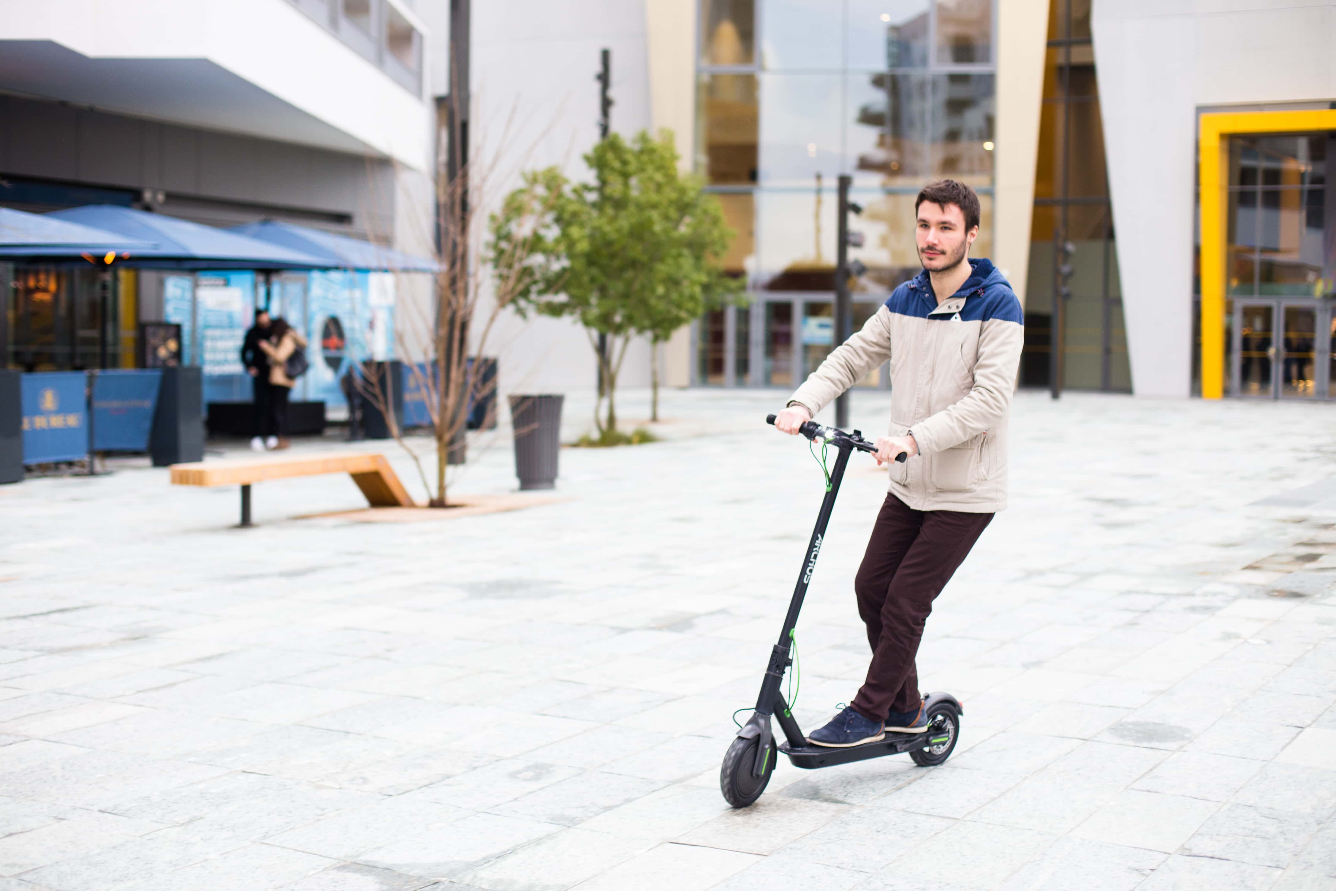 ARCHOS Citee Connect: Erster Elektro-Roller mit Google Android